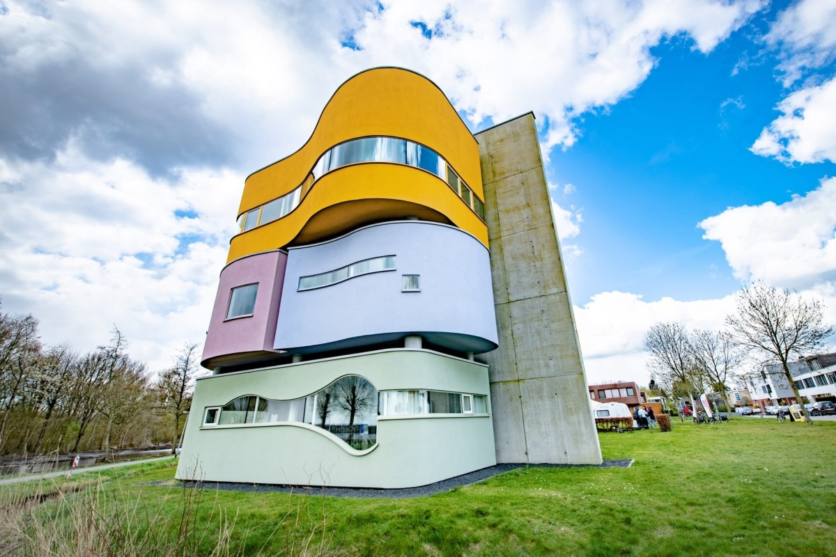 Kunstenaars onderzoeken ‘thuis’ in Wall House #2 | Groninger Museum